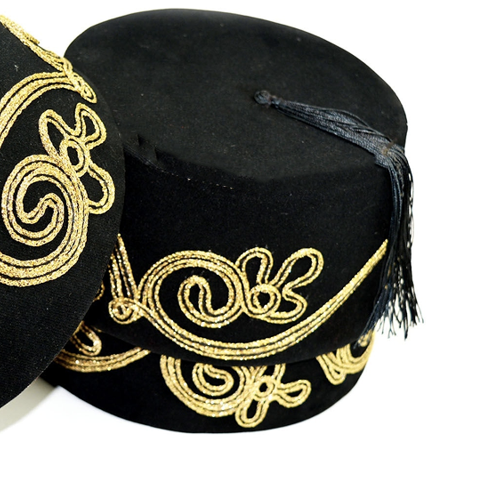 Chapeau turc noir avec broderie • Créations Chapeaux